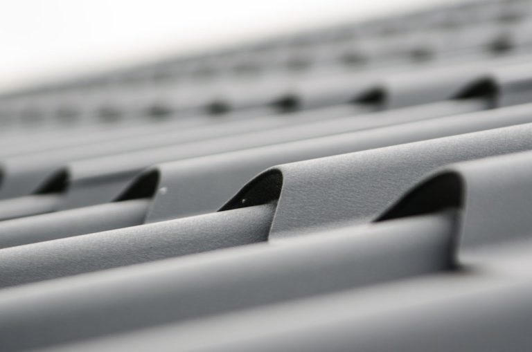 A Guide to Selecting Roofing and Siding Materials - Optimistic Mommy